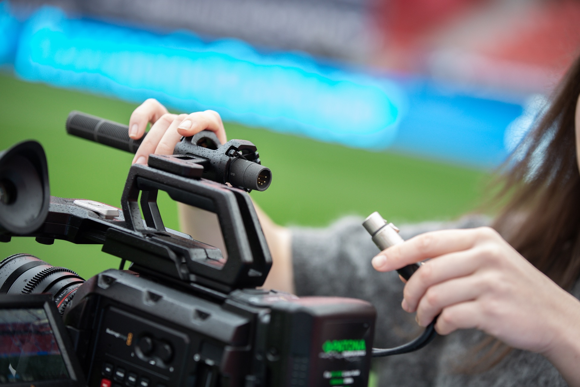 MKH 8018 Product Shot In Use Stadium 01 - Newsshooter