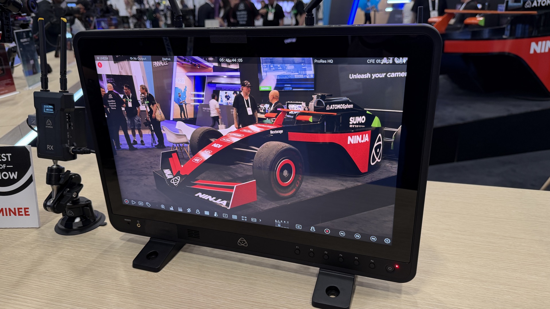 Atomos Sumo PRO-19 – 19″ 4K Monitor-Recorder-Switcher - Newsshooter
