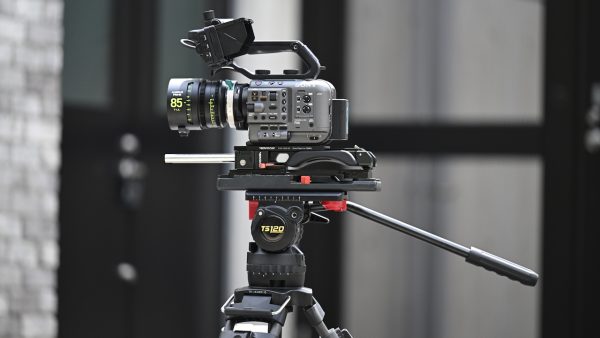 TERIS TS120CF-Q Fluid Head Tripod Kit Review - Newsshooter