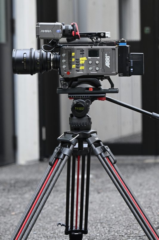 TERIS TS120CF-Q Fluid Head Tripod Kit Review - Newsshooter